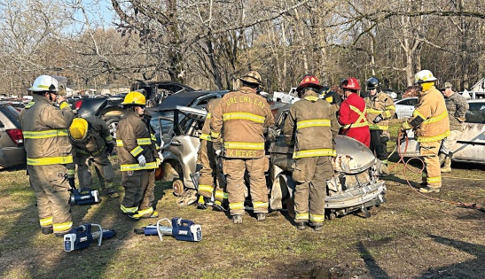 Firefighters train for vehicle entrapment scenarios | The Sun-Sentinel